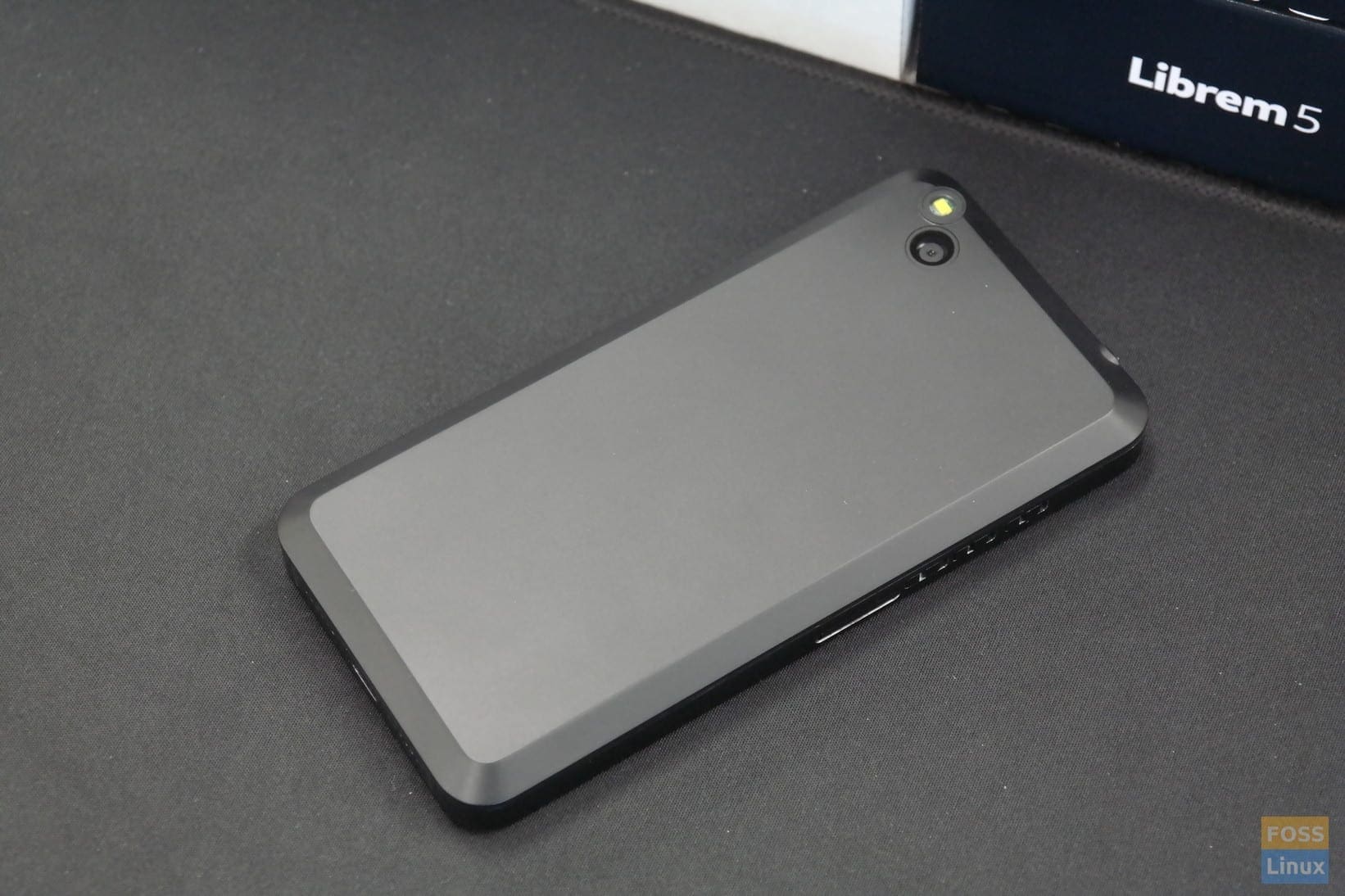 Purism shows off more pictures of Librem 5 Phone and PureOS UI | FOSS Linux